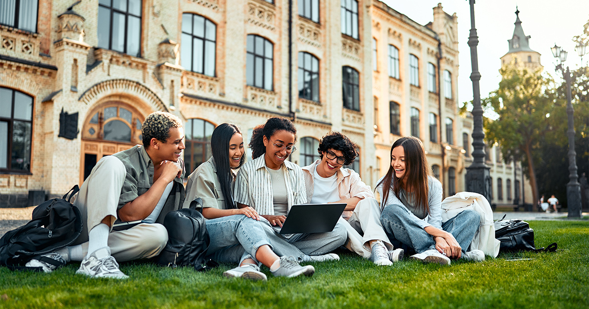 留学費用はいくらかかる？留学の種類や準備のポイントを徹底解説｜海外渡航に役立つメディア『グローバルコンパス』｜SMBC信託銀行プレスティア｜